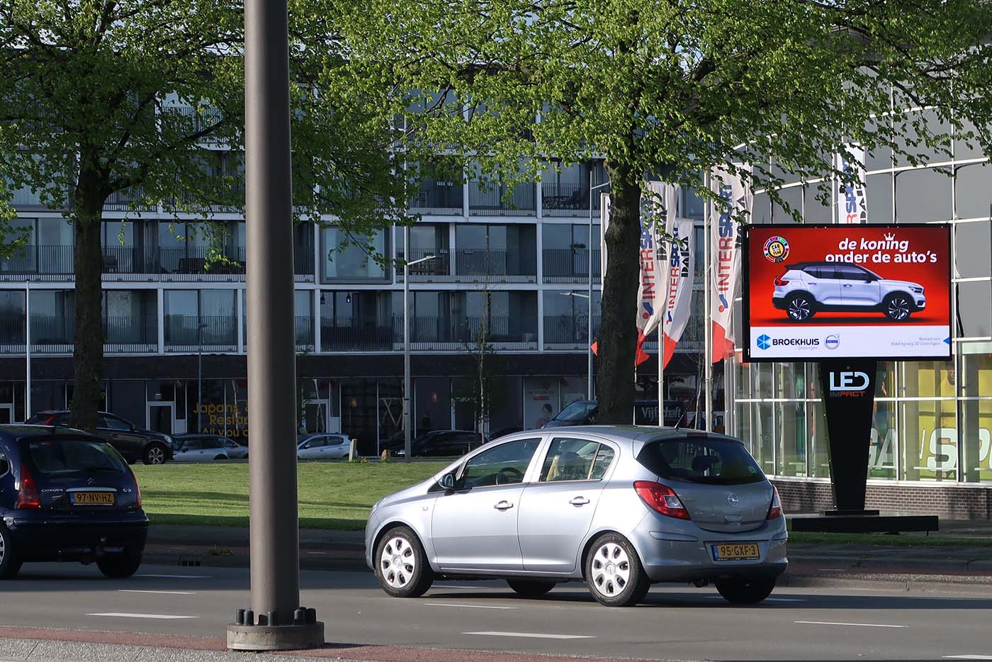 Groot LED scherm huren met flexibele software? LEDimpact